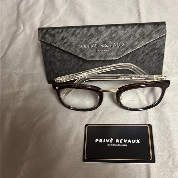 Prive’ Revaux | Accessories | Nwt Prive Revaux Tortoise Readers Wfaux ...